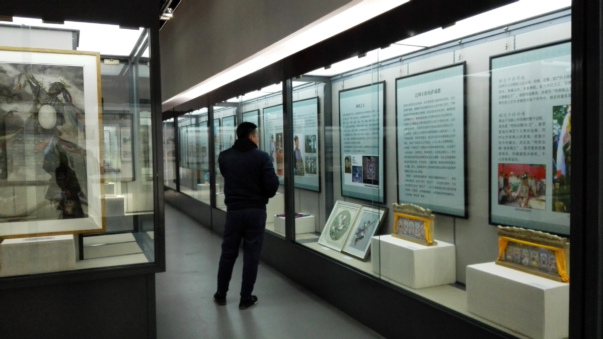 Farmer's collection of ethnic Daur items a rich harvest